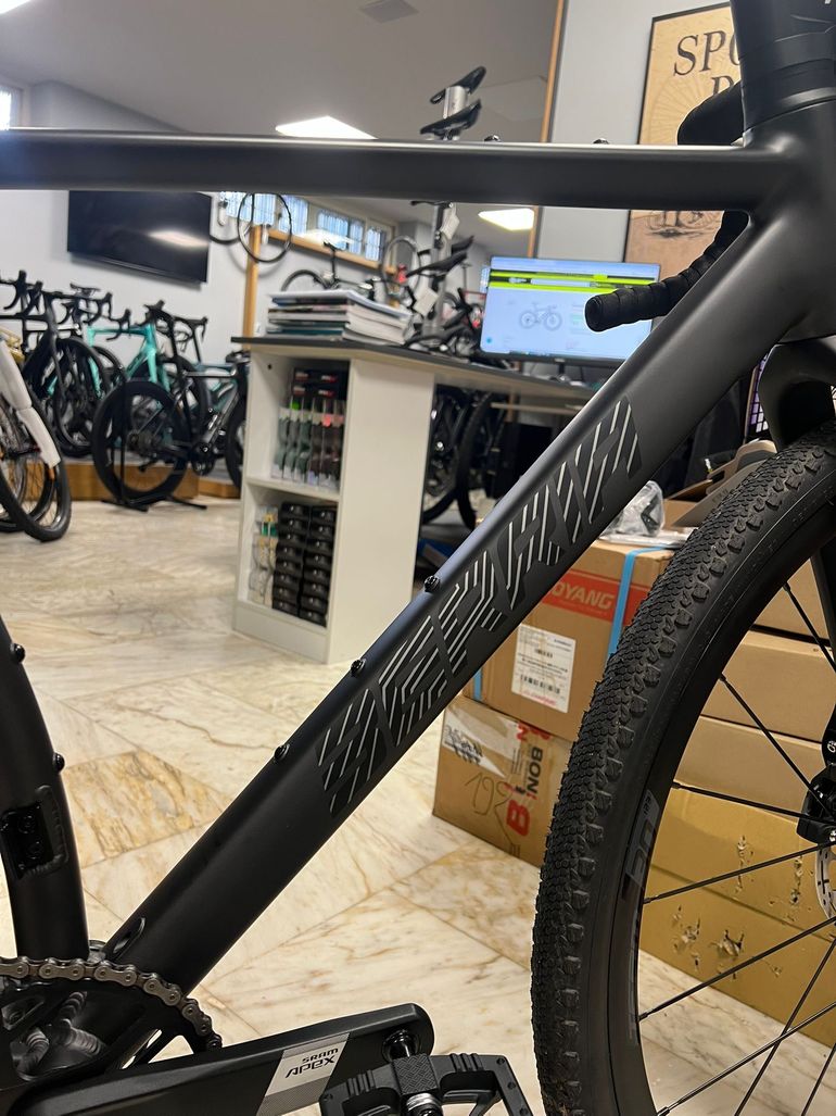 Berria Allroad HPR Apex C1 2024