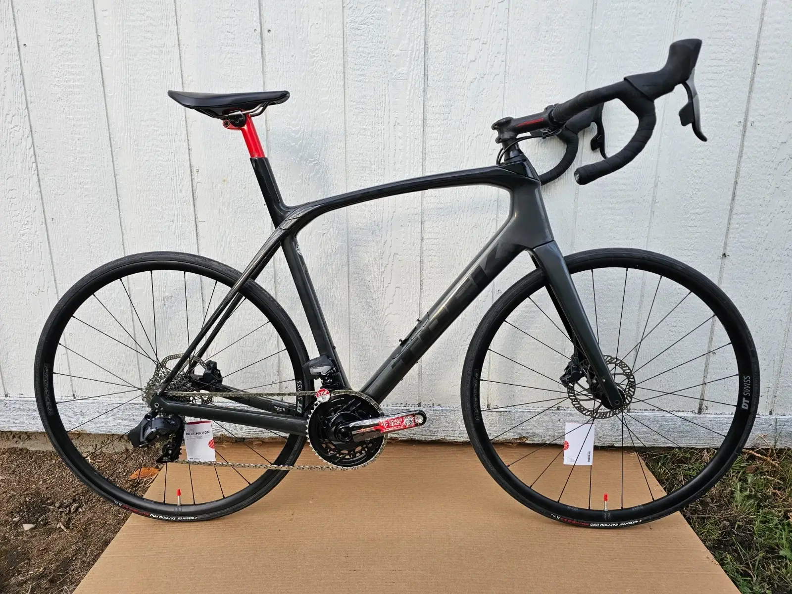 Trek Domane SRAM Force eTap AXS 2022