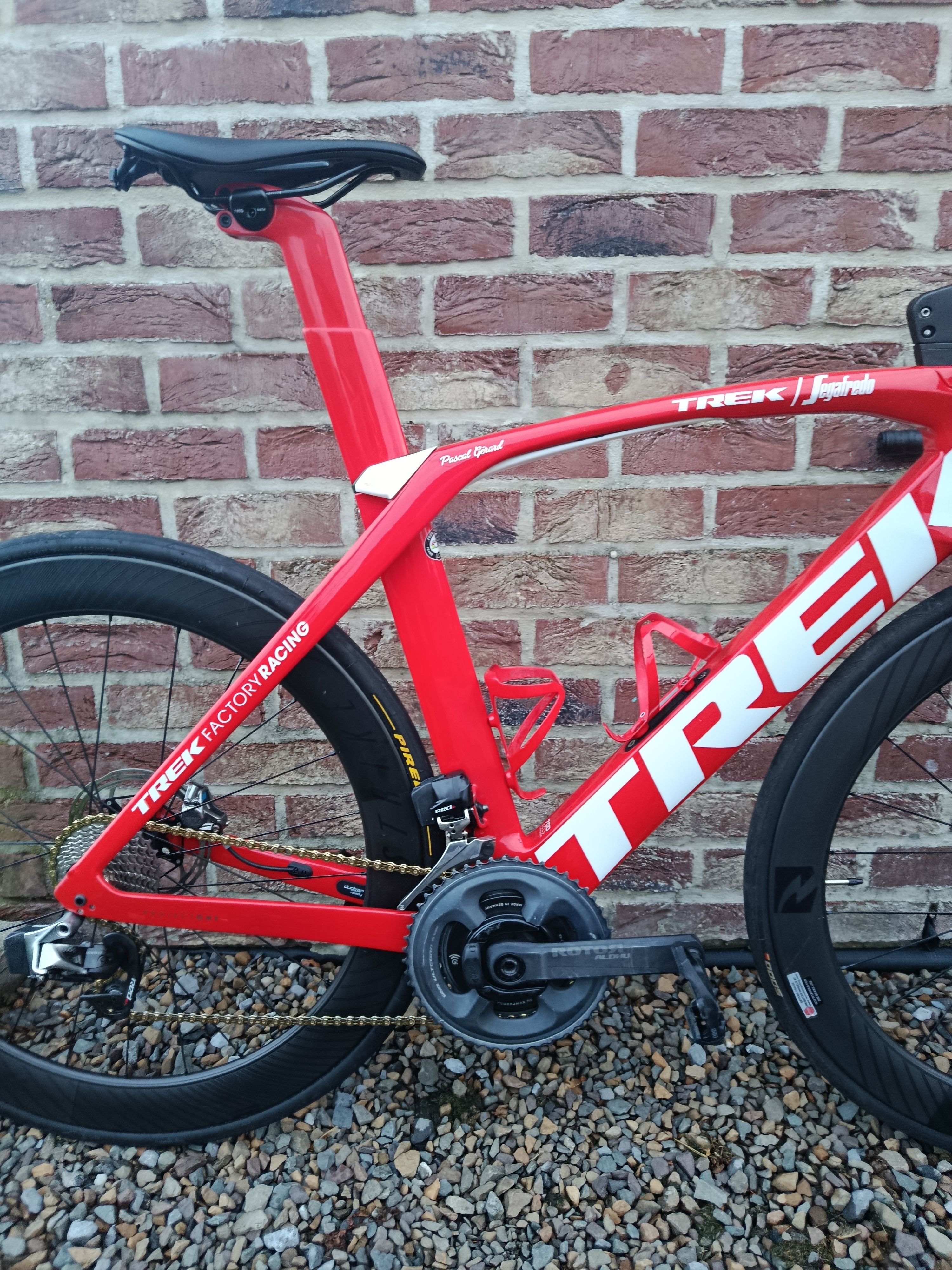 Trek Madone SRAM Red eTap AXS 2024