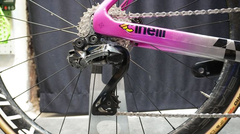 Cinelli Pressure Shimano Dura Ace Di2 2025