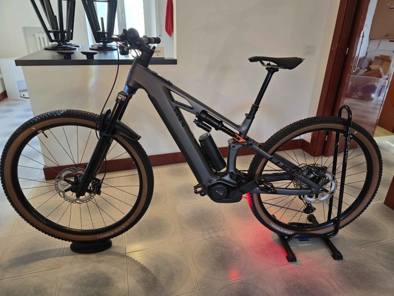 CUBE STEREO HYBRID ONE44 HPC SLX 2025 2025