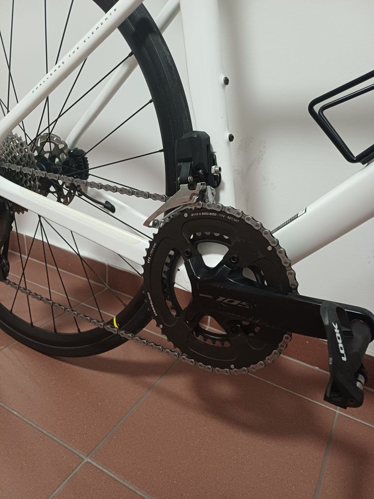 Isaac Boson Mineral White 2025