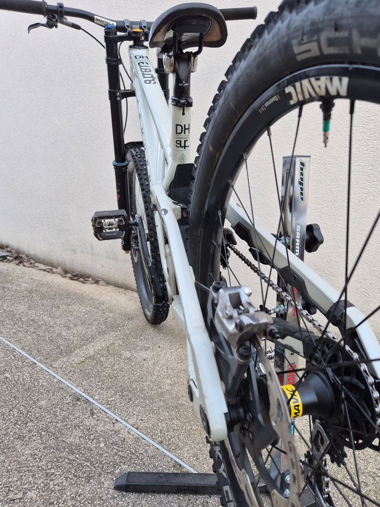 Commencal SUPREME DH V5 OHLINS EDITION 2024 2024