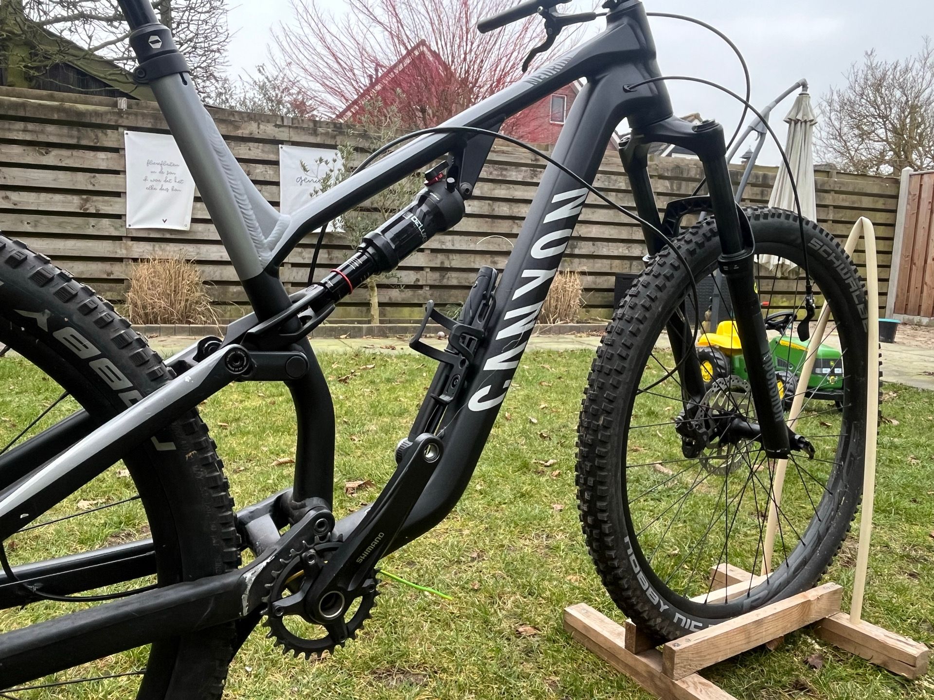 Canyon Neuron 6 2022