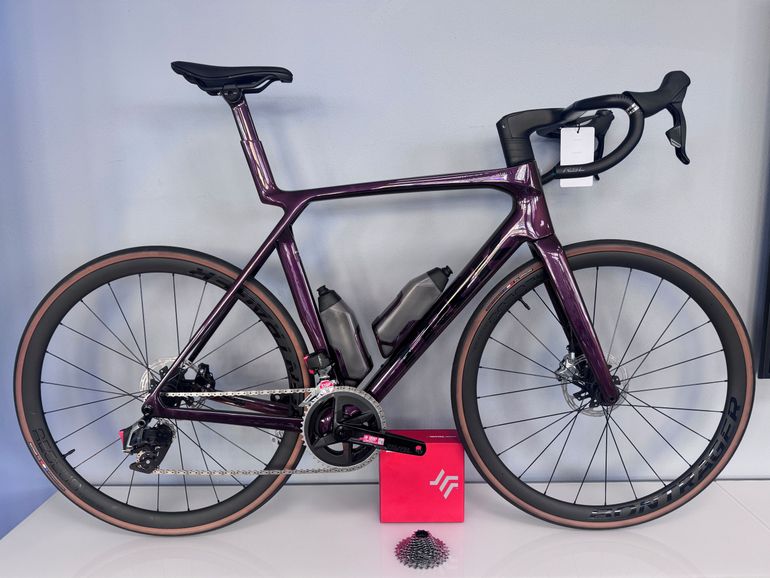 Trek Trek Madone SLR RIVAL AXS 2025