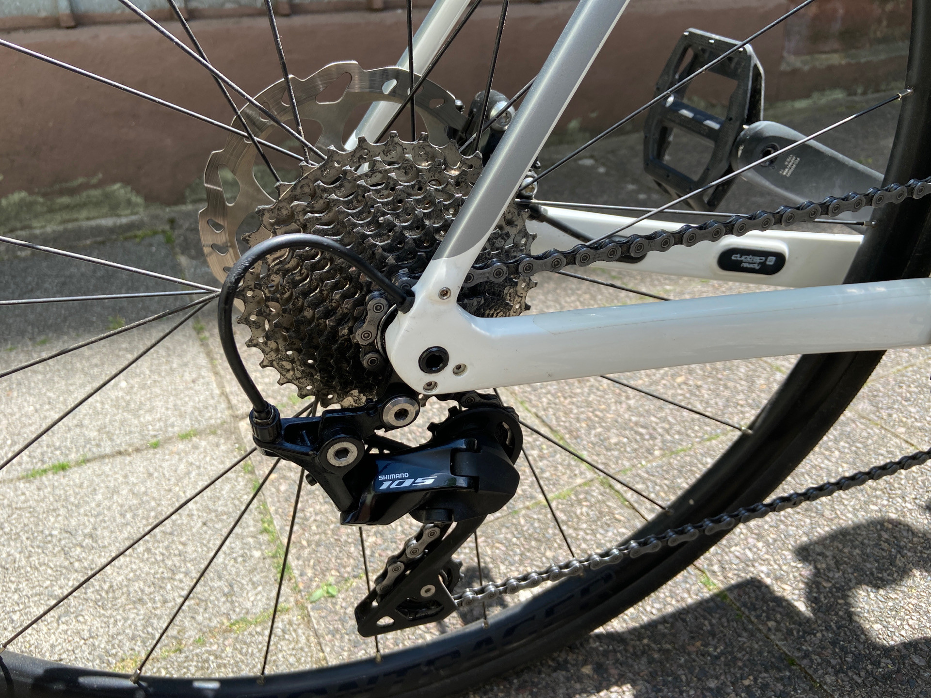 Trek Domane SL 5 used in 56 cm | buycycle