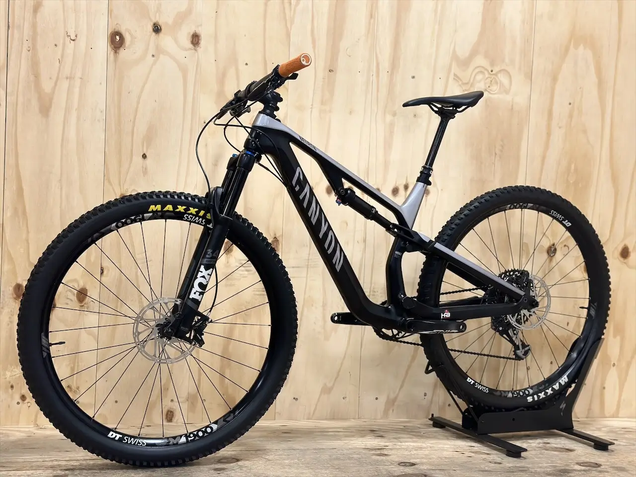 Canyon Neuron CF 8.0 gebraucht kaufen M | buycycle