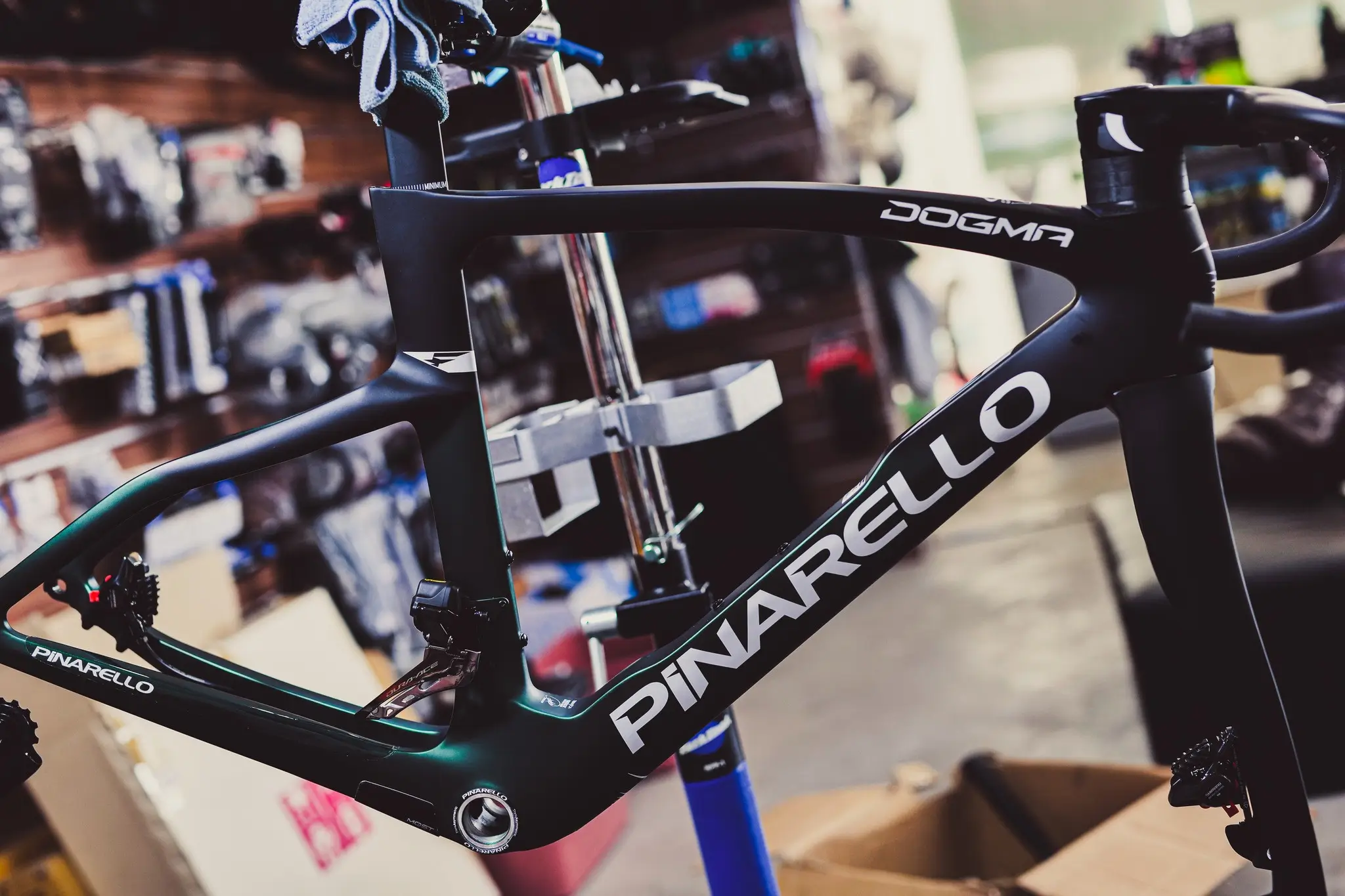 Pinarello Dogma F frameset utilizado en 54 cm | buycycle