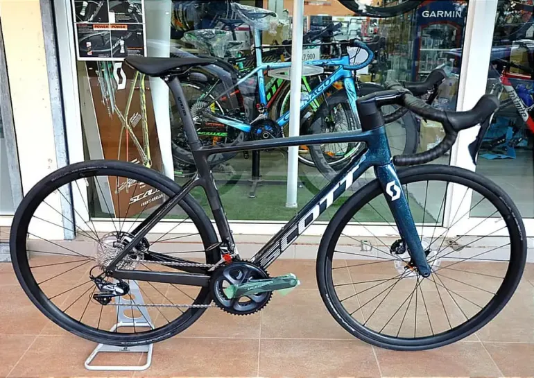 Scott znamka Addict RC 40 Disc, ki se uporablja v L | buycycle