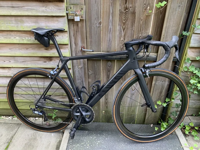 Canyon Ultimate CF SL 8 used in M | buycycle