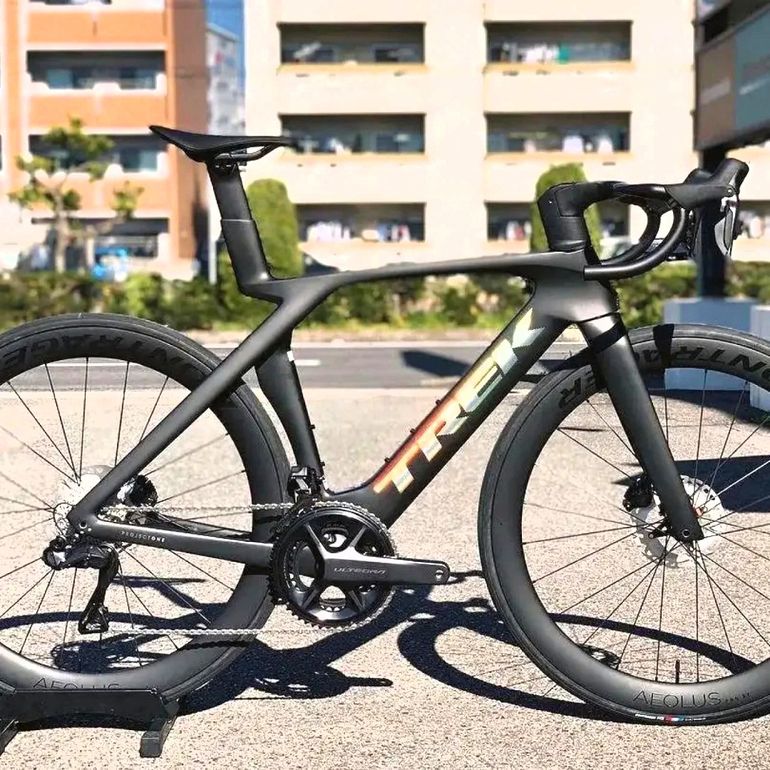 Achetez un vélo d'occasion Trek Madone SLR 7 AXS Gen 7 en 55 cm | buycycle