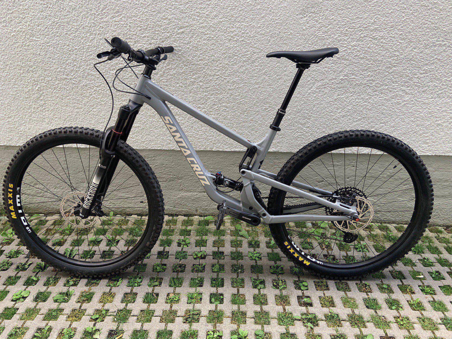 Santa Cruz Hightower R / Aluminum / 29 gebruikt in LG | buycycle