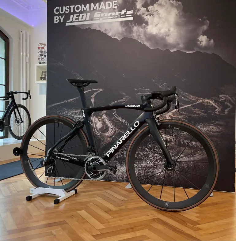 Pinarello DOGMA F12 RED ETAP AXS Rim used in 52 cm | buycycle