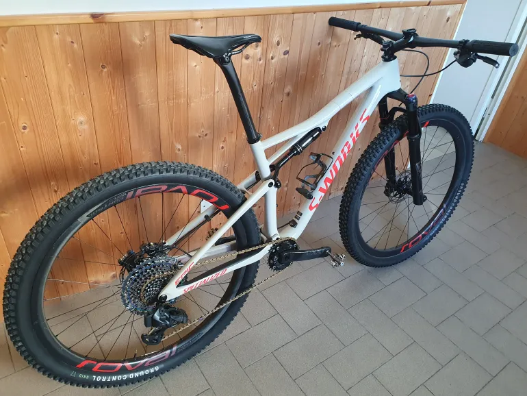 Achetez un vélo d'occasion Specialized S-Works Epic AXS en M | buycycle