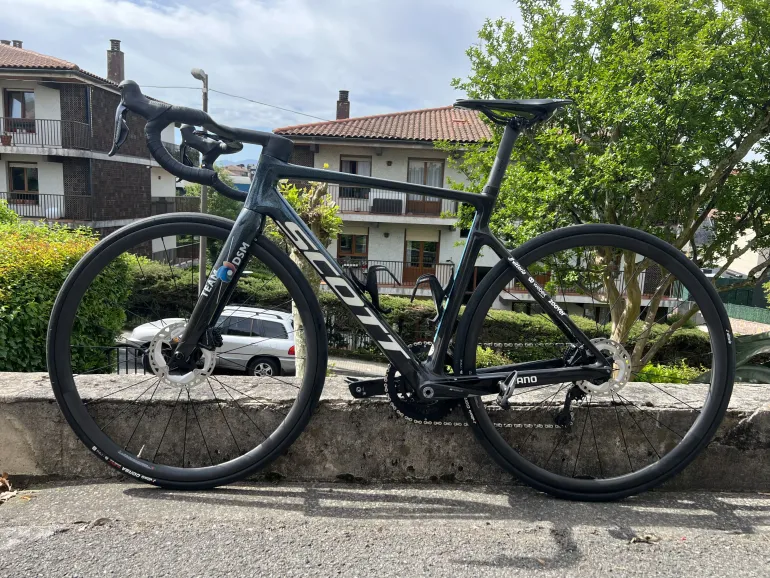 Scott Addict RC 2022 Team DSM usato in 54 cm | buycycle