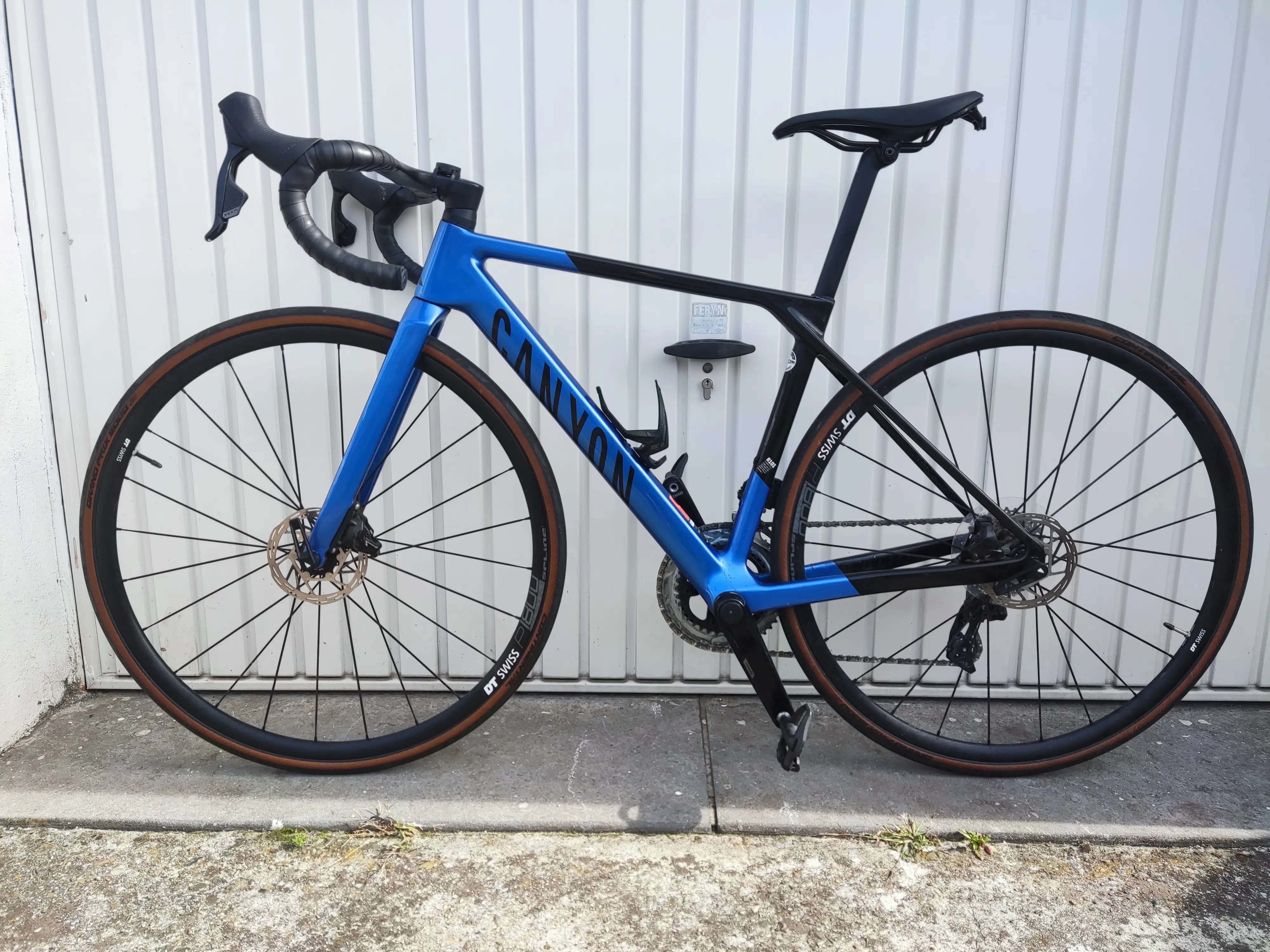 Canyon Ultimate CF SL 7 eTap used in XS | buycycle