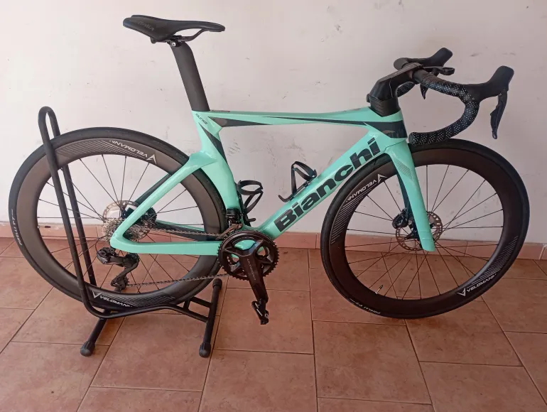 Bianchi Oltre Comp Ultegra Di2 used in 52 cm | buycycle