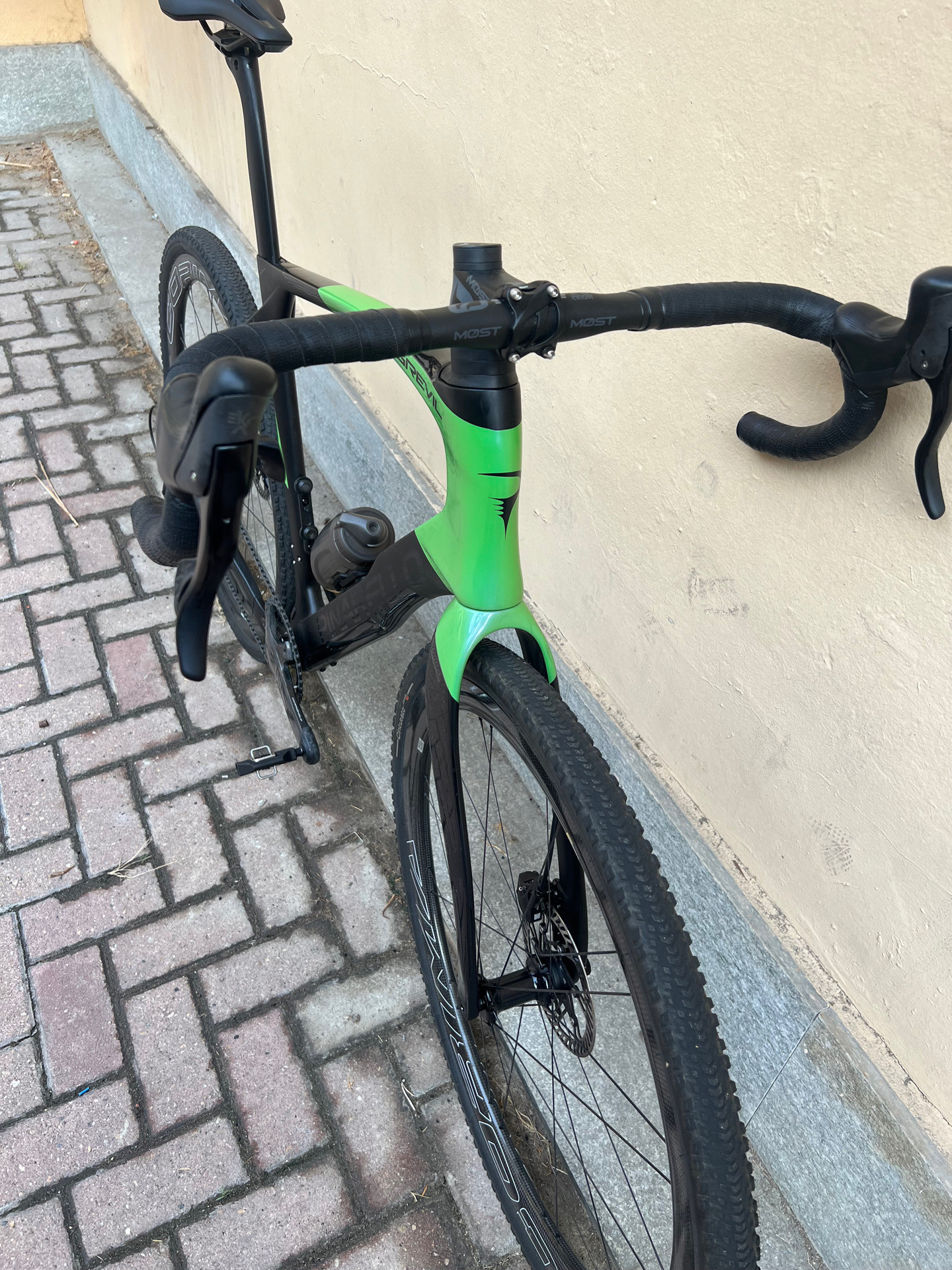 Pinarello GREVIL F EKAR used in 57 cm | buycycle