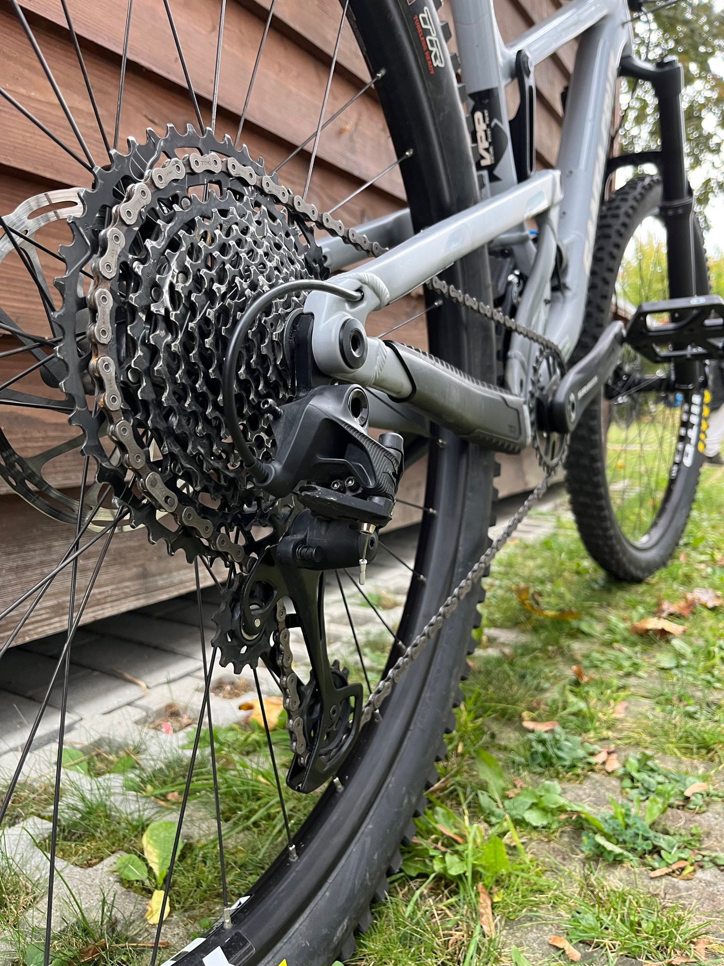 Santa Cruz Hightower S / Carbon C / 29 used in L | buycycle USA