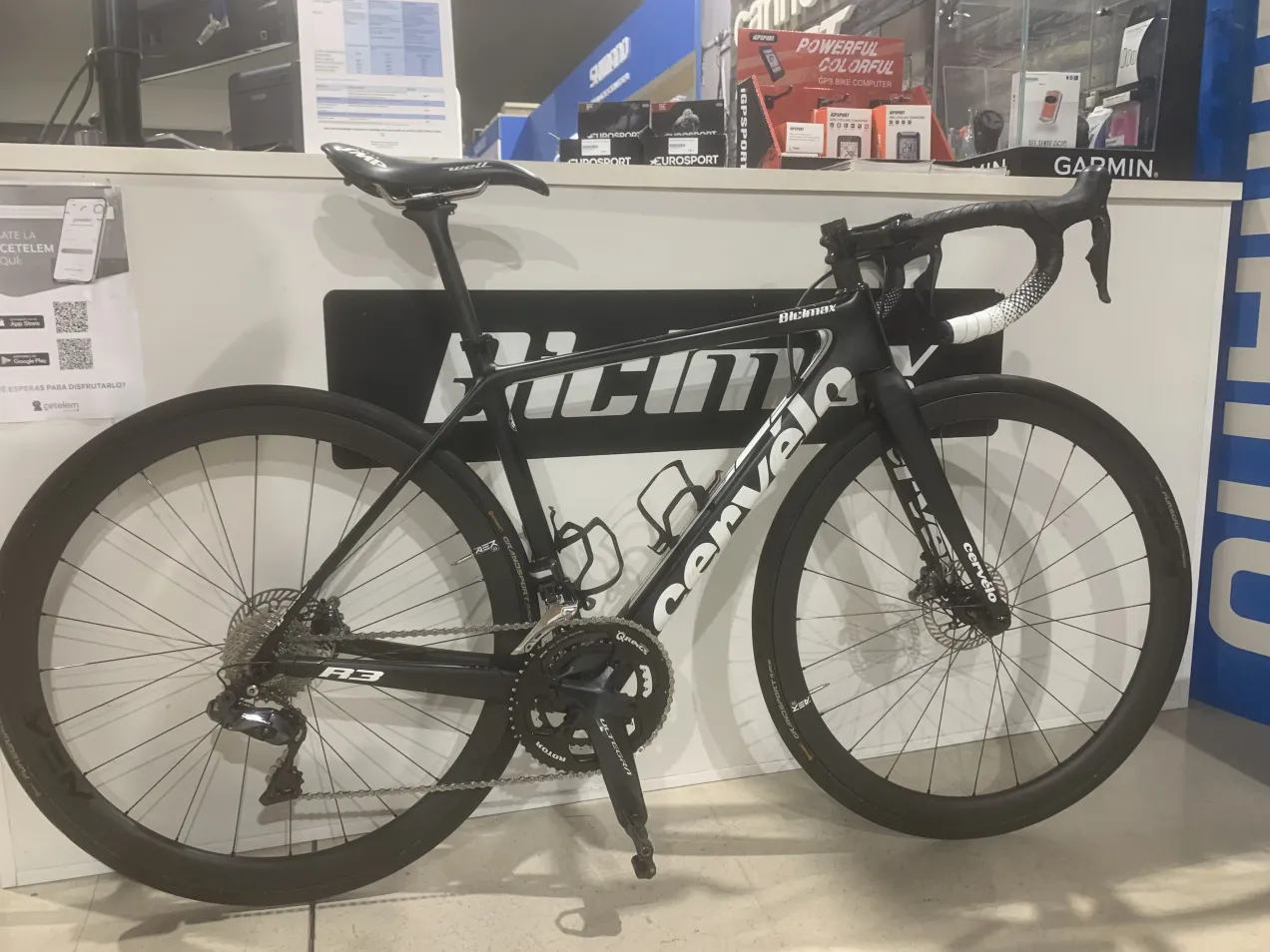 Cervélo R3 Disc Ultegra Di2 used in 51 cm | buycycle USA