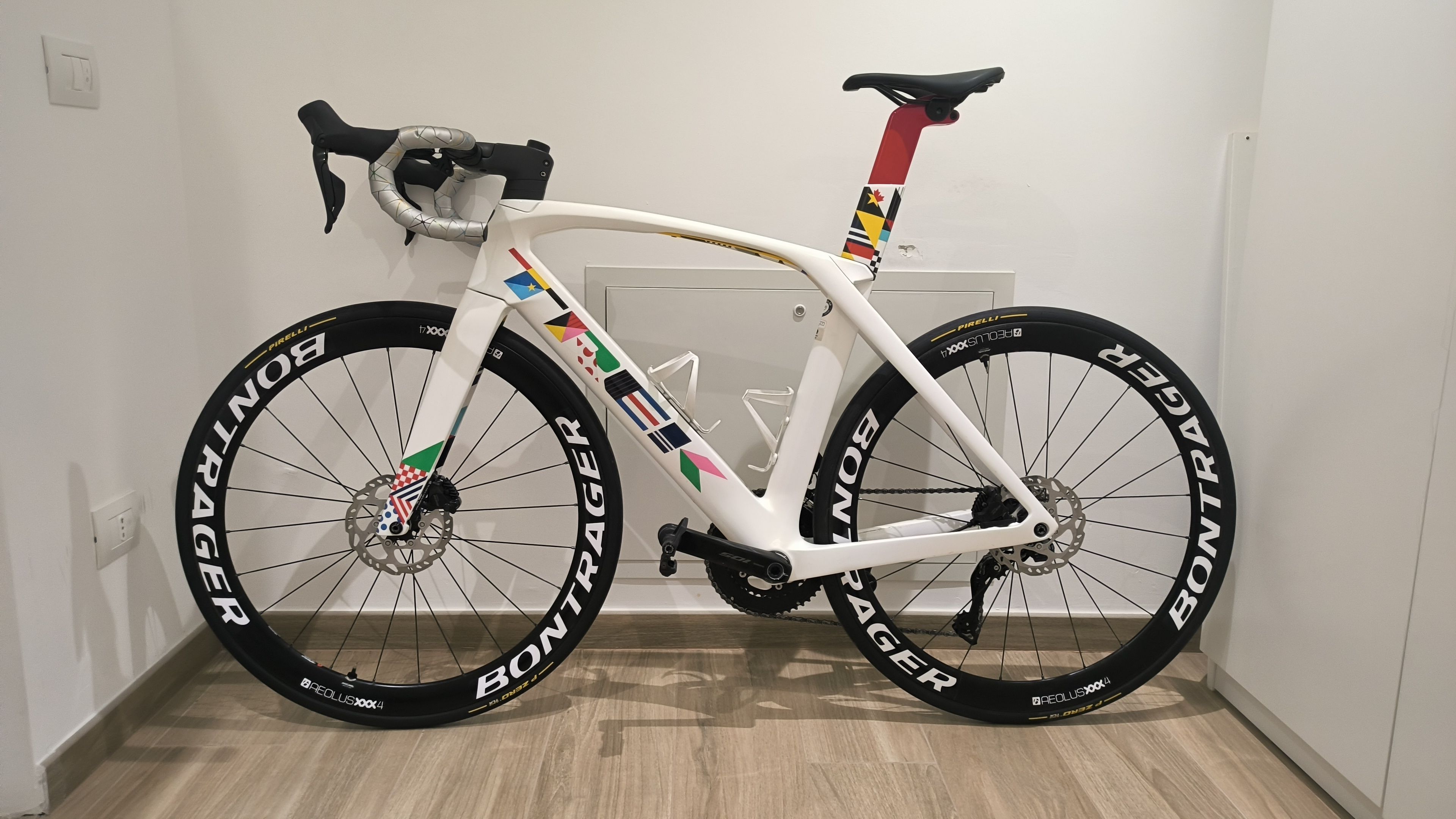 Trek Madone SLR 9 used in 56 cm | buycycle