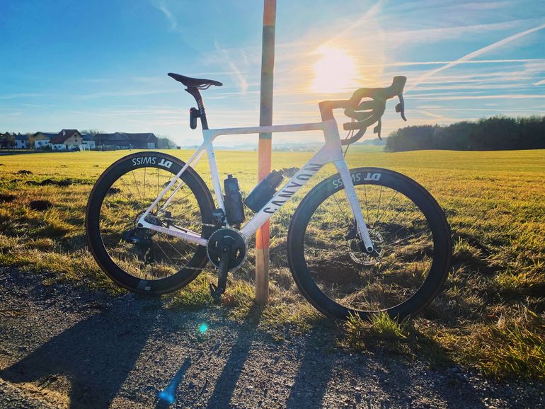 Canyon Ultimate CF SLX 8 Disc TDF used in L | buycycle