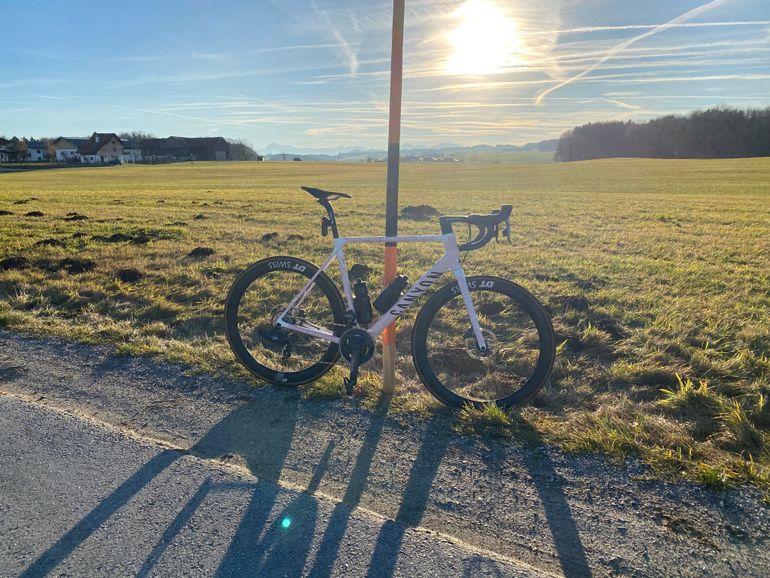 Canyon Ultimate CF SLX 8 Disc TDF used in L | buycycle