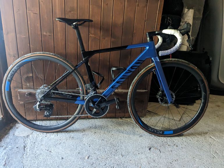 Canyon Ultimate CF SL 7 eTap used in XXS | buycycle