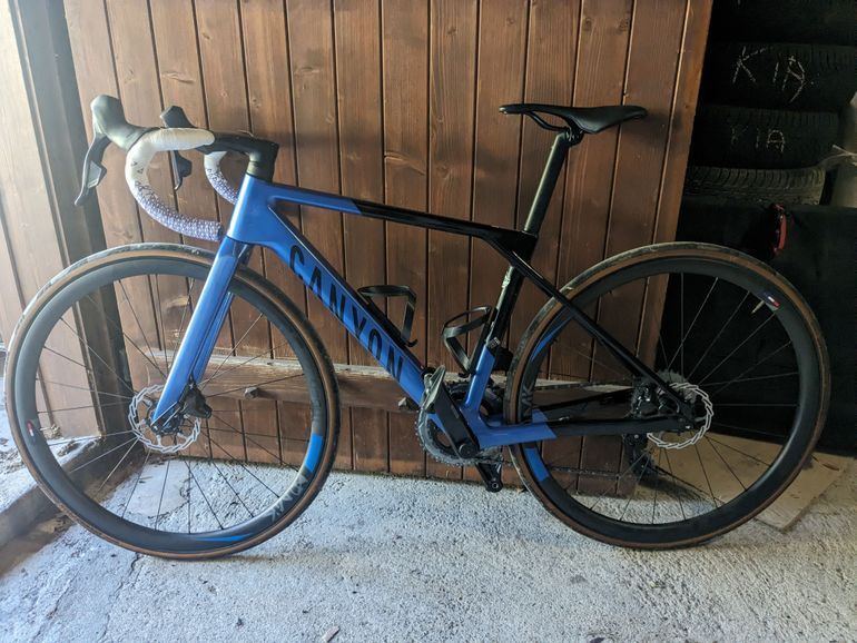 Achetez un vélo d'occasion Canyon Ultimate CF SL 7 eTap en XXS | buycycle