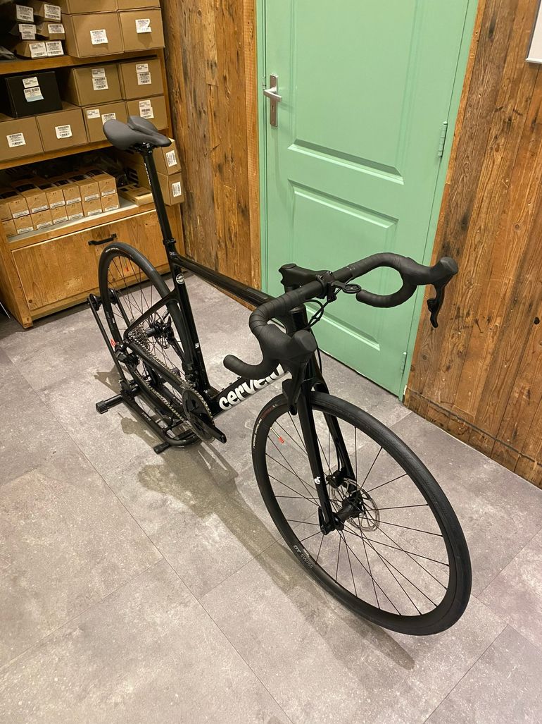 Cervélo Caledonia Rival eTap AXS Gloss Black used in 56 cm | buycycle