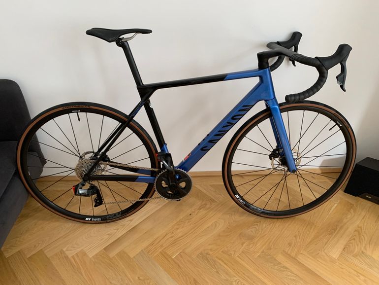 Canyon Ultimate CF SL 7 eTap utilizado en M | buycycle