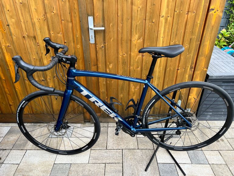 Trek Domane AL 2 Disc used in 54 cm | buycycle