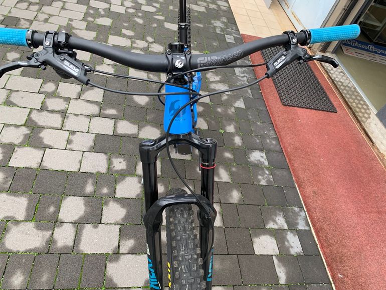 Pivot Switchblade Race XT used in LG | buycycle