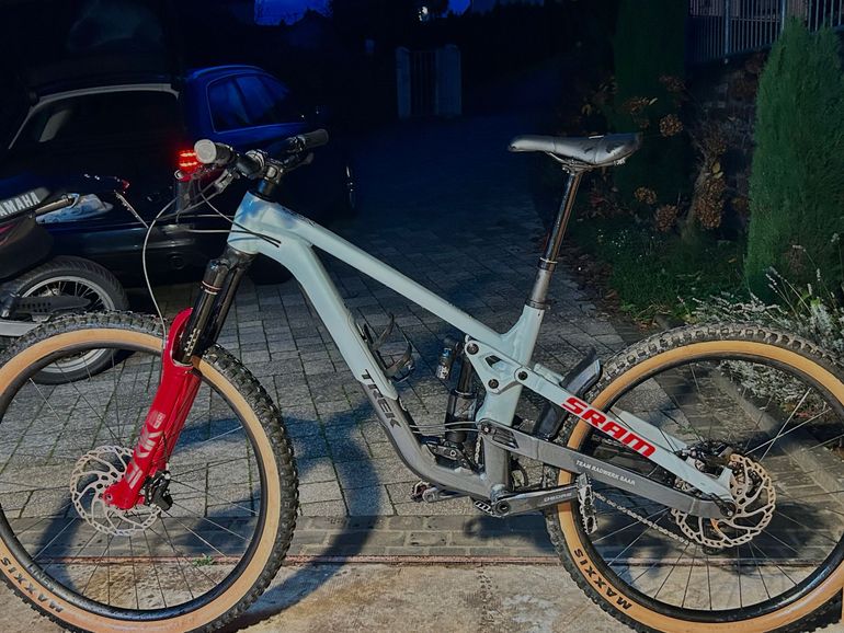 Trek Slash 8 used in M | buycycle