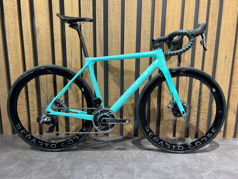 Bianchi Specialissima Red eTap - Celeste Bianchi utilizado en 47 cm ...