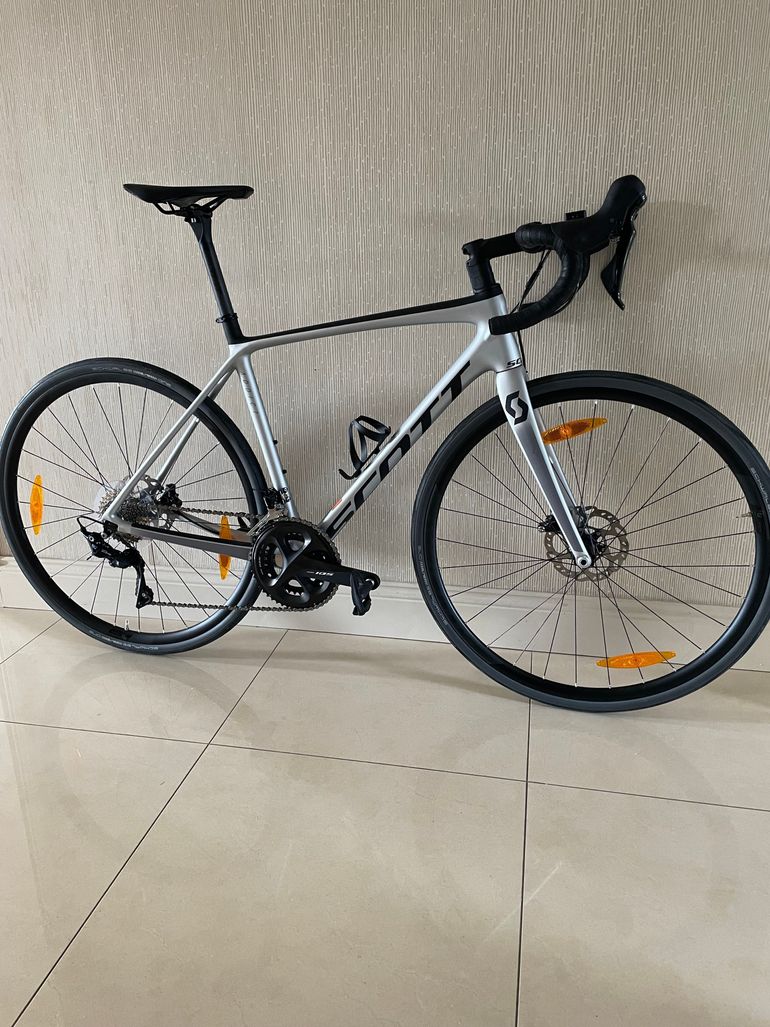 Scott Addict 20 used in 52 cm | buycycle