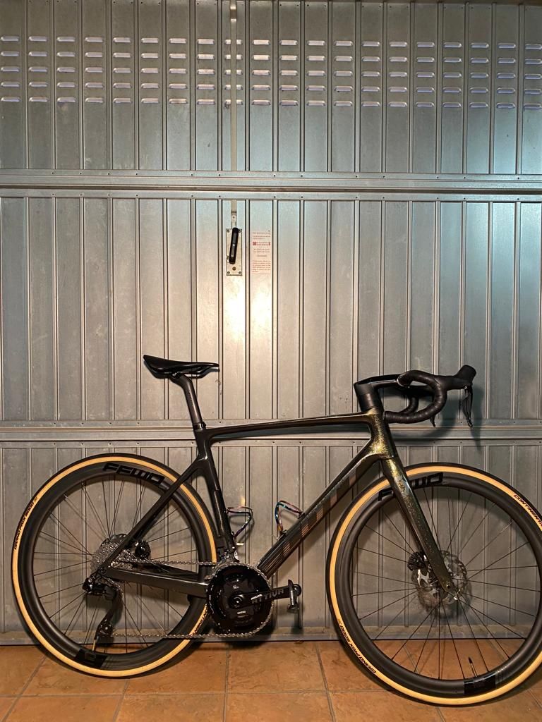 Scott Addict RC 40 used in 56 cm | buycycle