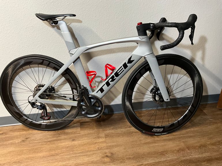 Trek Madone SLR 6 used in 54 cm | buycycle