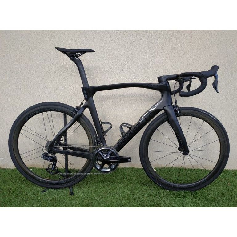 Pinarello Dogma F12 used in 57 cm | buycycle
