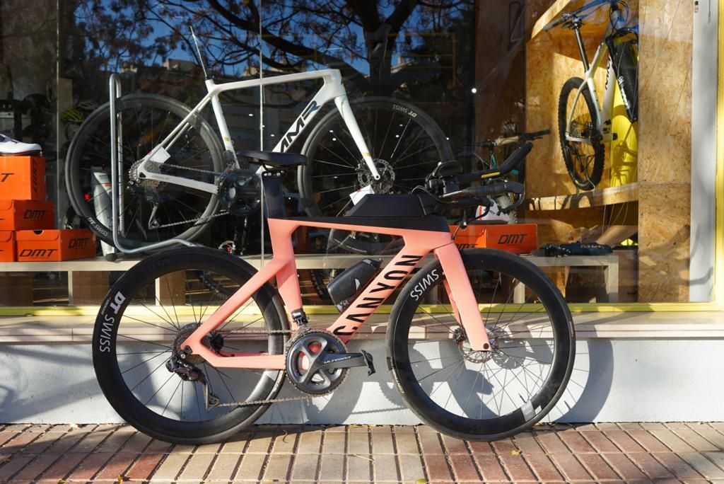 Canyon Speedmax CF 8 WMN DISC Di2 used in XS | buycycle