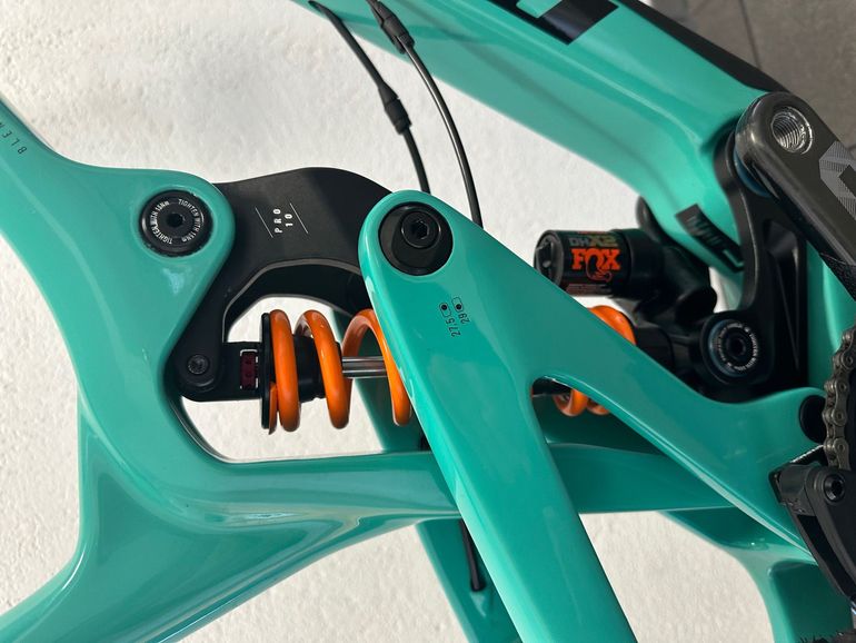 Propain Rage CF Mix Highend used in LG | buycycle