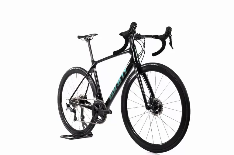 Giant TCR Advanced Pro Disc - Giant SLR-1 Disc Carbon used in M | buycycle