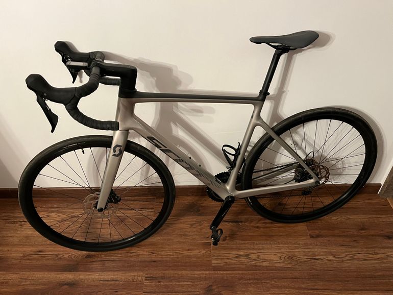 Scott Addict 30 disc used in L | buycycle