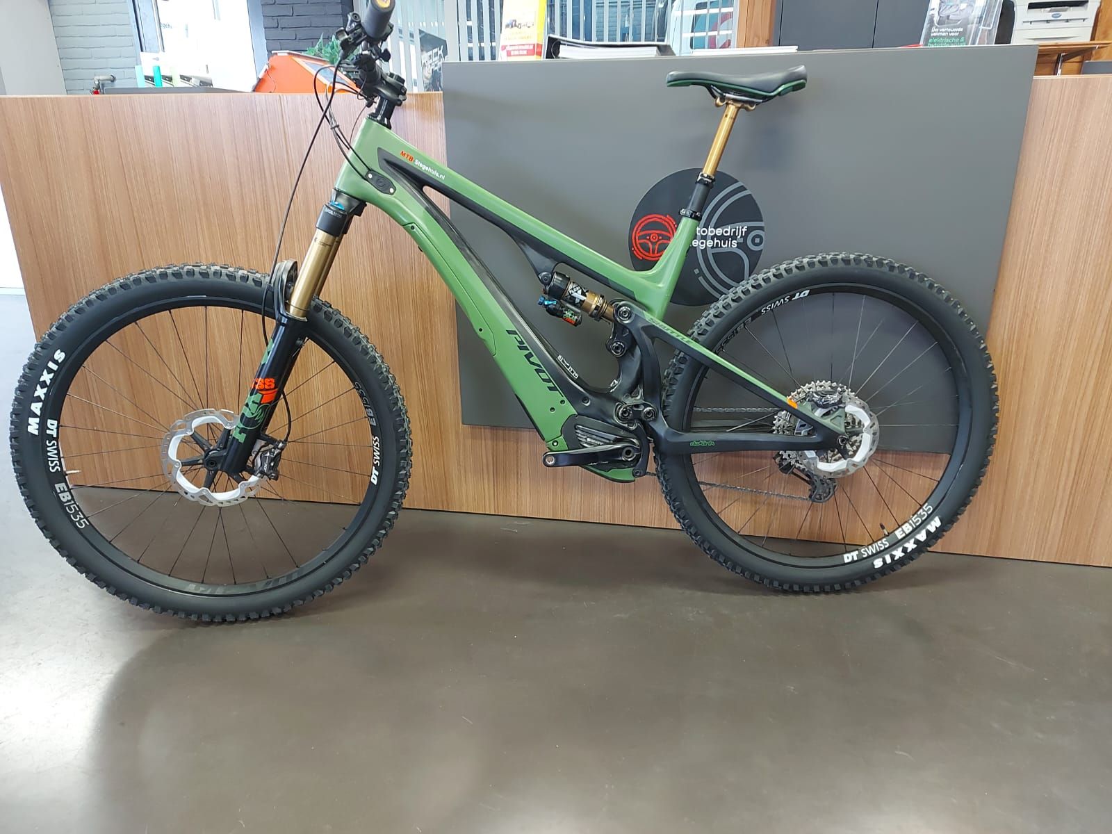 Pivot Shuttle Race XT used in XL | buycycle