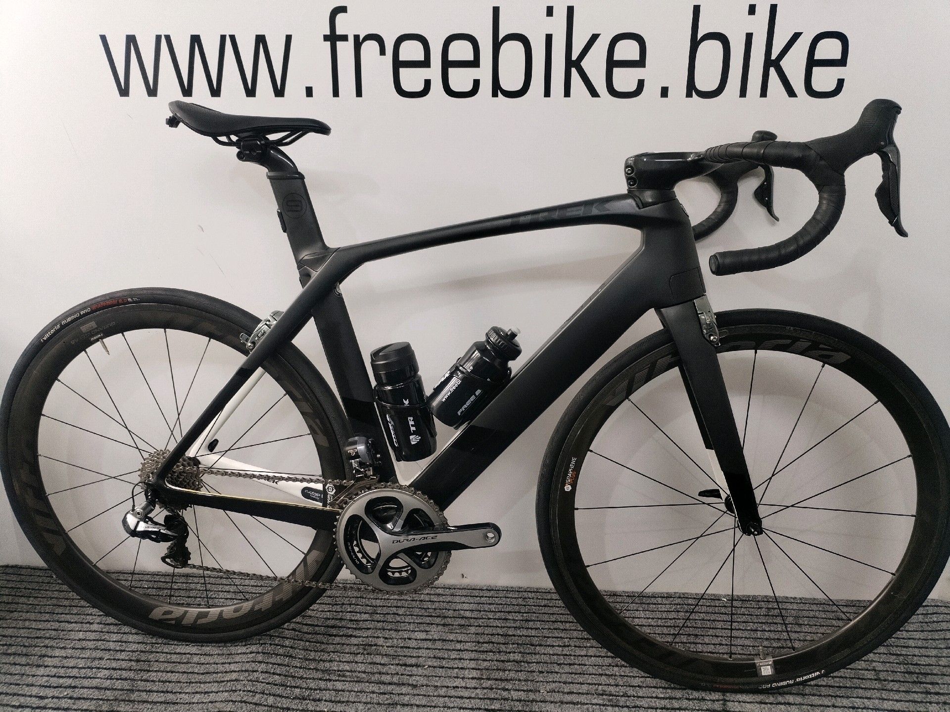 Trek MADONE RIM used in 54 cm | buycycle