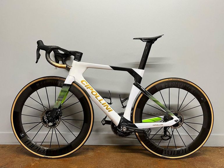 Cipollini AD.ONE Dura Ace Di2 Custom used in M | buycycle