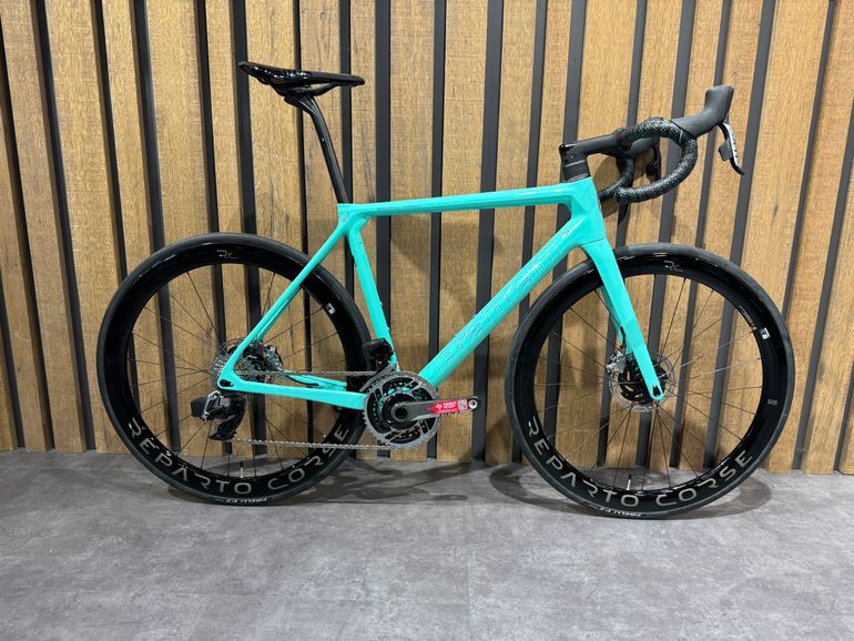 Bianchi Specialissima - Red eTap AXS utilizado en 55 cm | buycycle