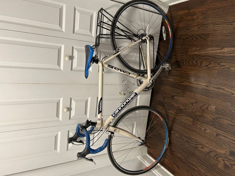 Achetez un vélo d'occasion Cannondale R900 Si en 52 cm | buycycle