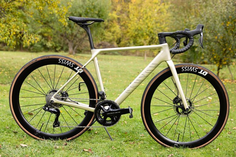 Canyon Ultimate CFR Disc Aero used in S | buycycle