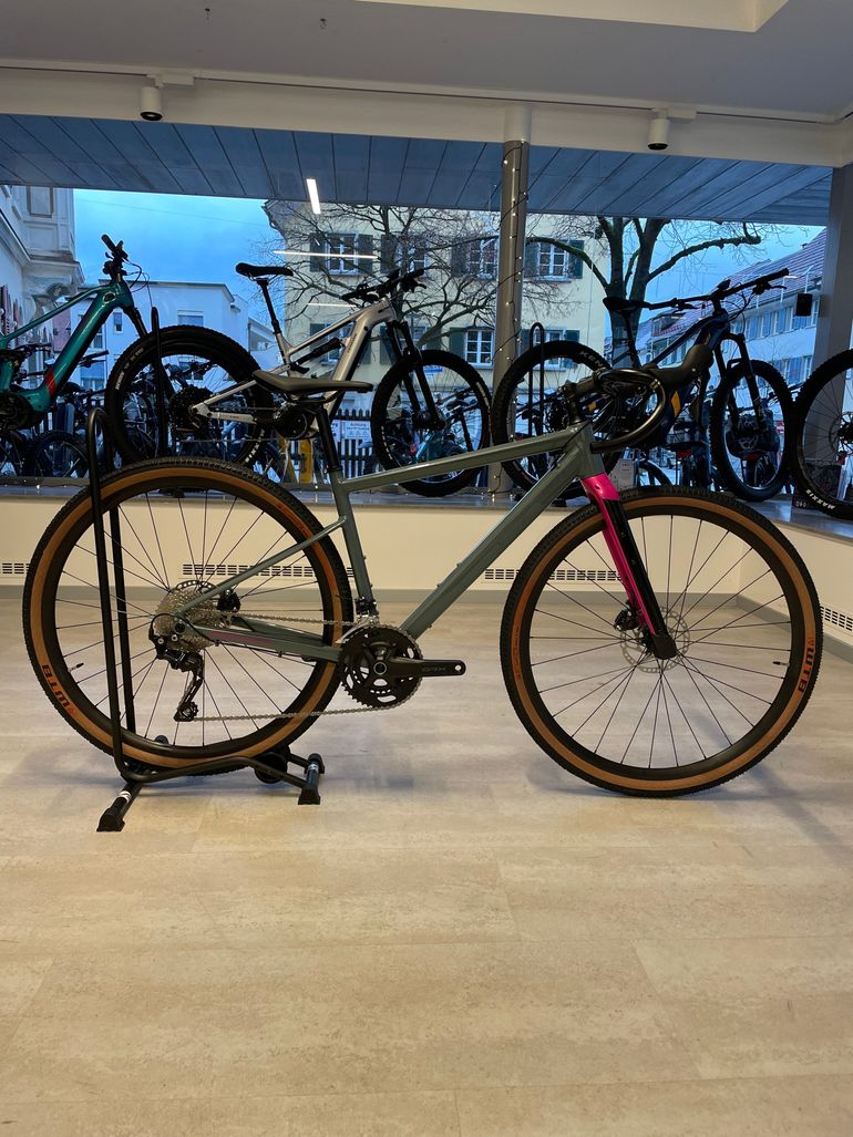 BMC URS AL THREE used in XS | buycycle